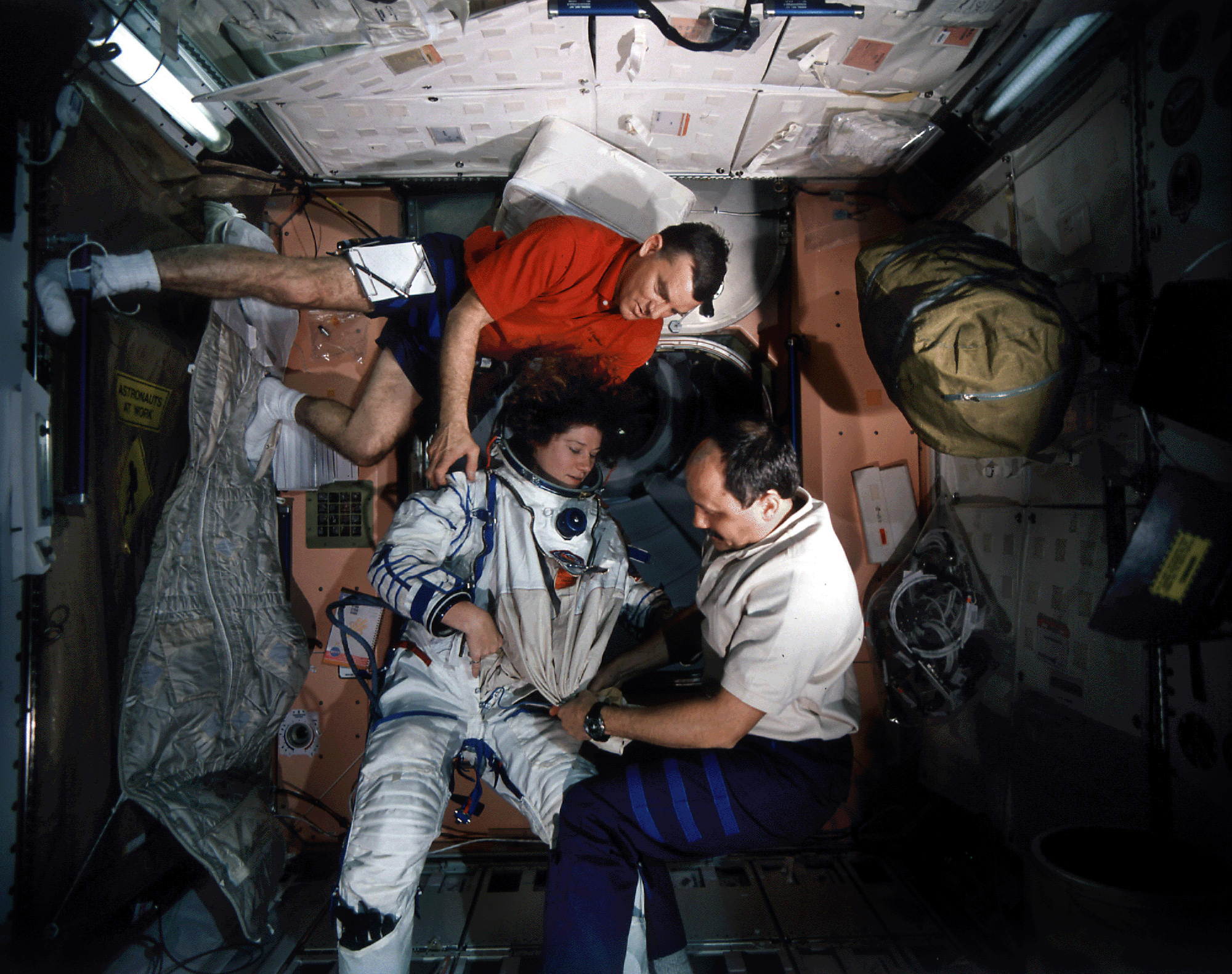 CMC - Space Station , caption 8